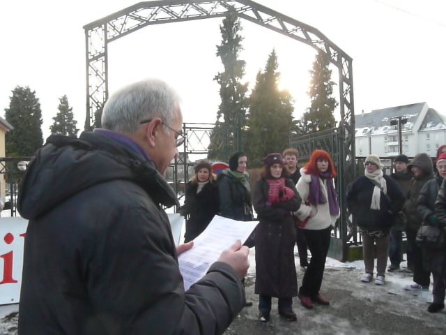 Rassemblement avec Justice et Libertés devant le cimetière juif profané ...